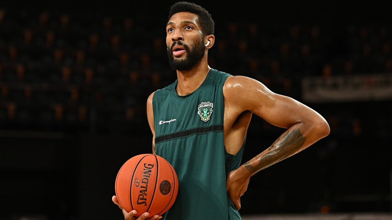 Lee to accept early plea, miss Game 2