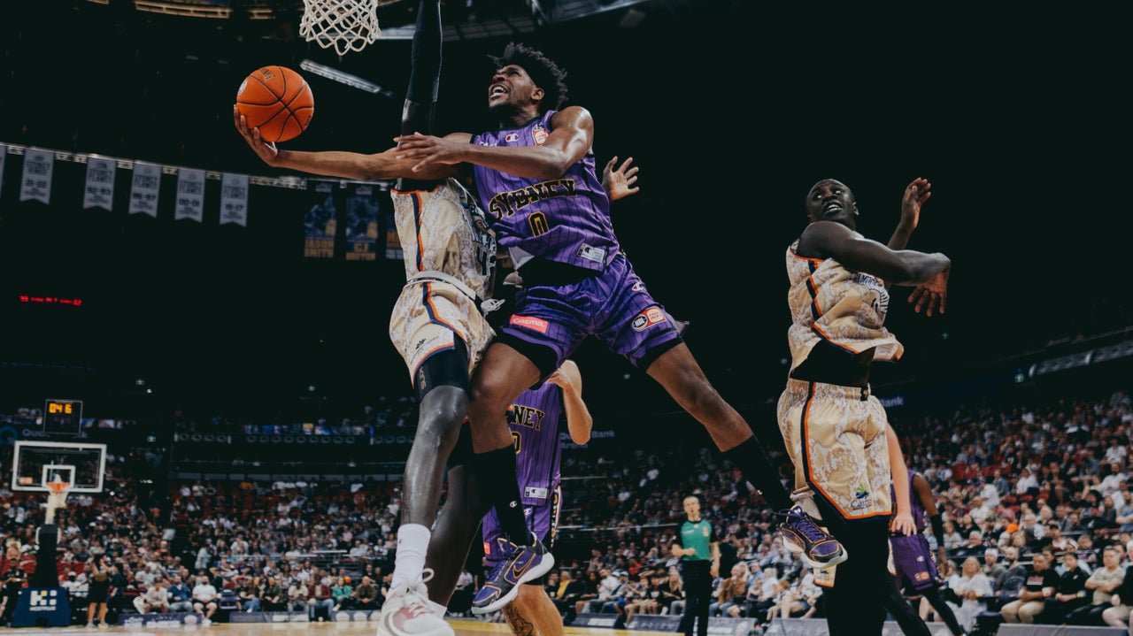 Simon expects desperate Hawks outfit in derby