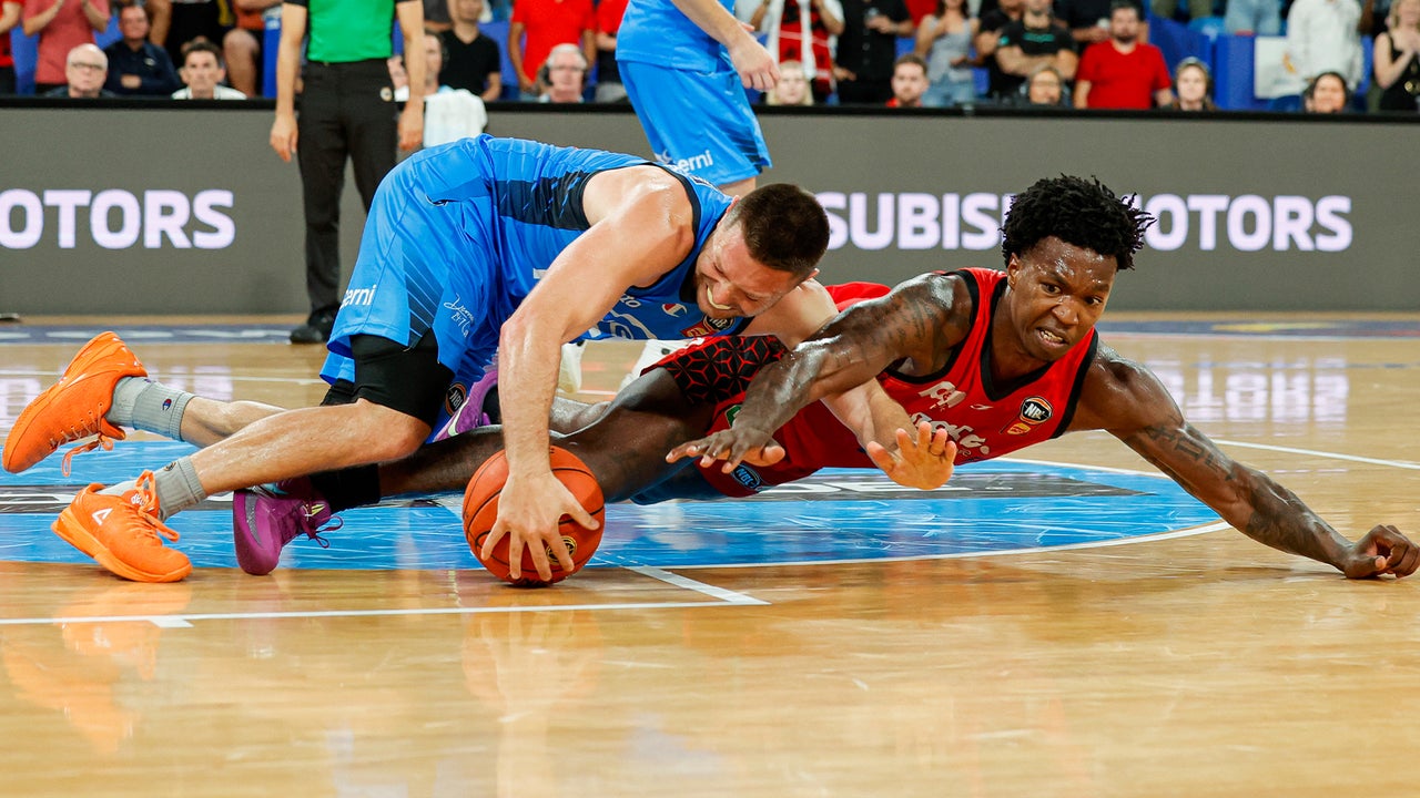 Coach Rillie proud of team's fight after epic comeback against United