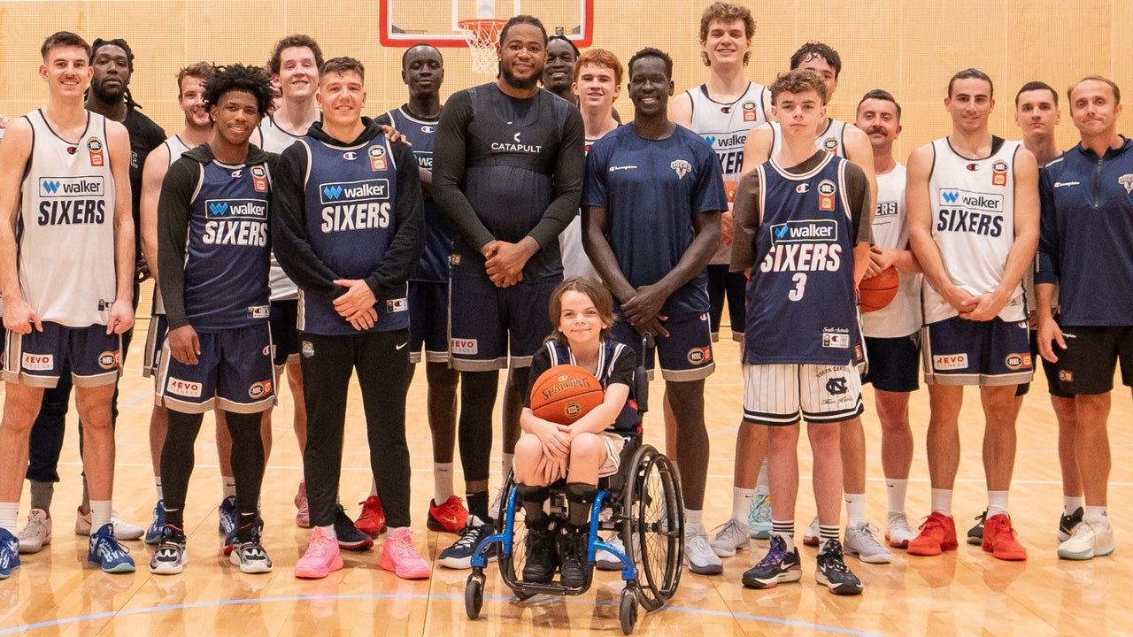 Brothers meet their basketball idols