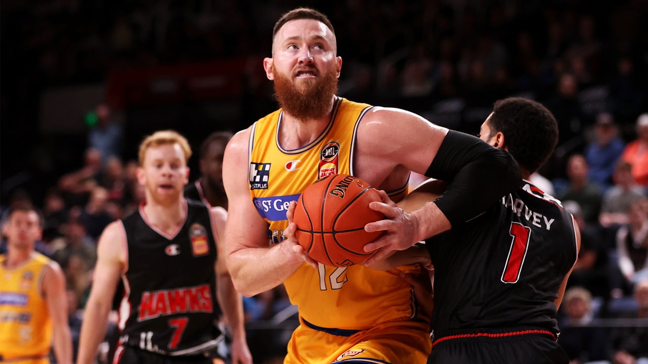 Baynes Fires, Bullets Open Account for NBL23