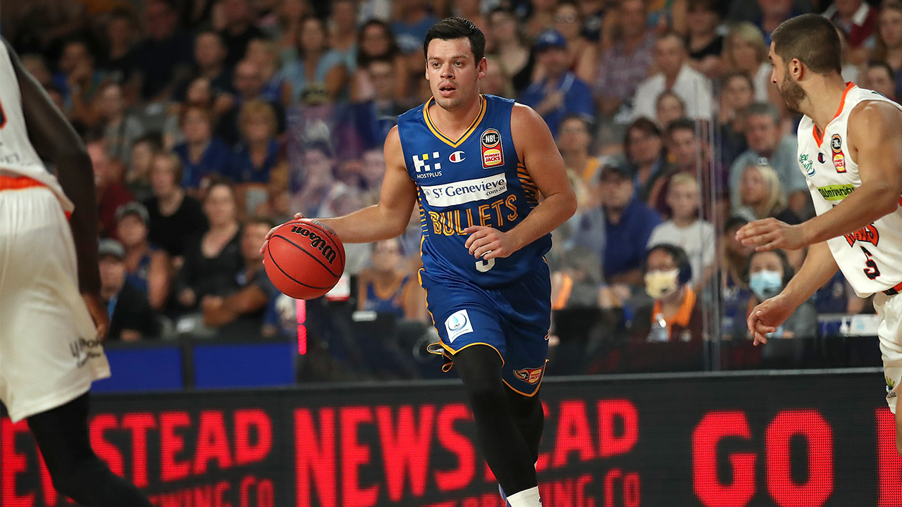 Jason Cadee Re-Signs with Brisbane