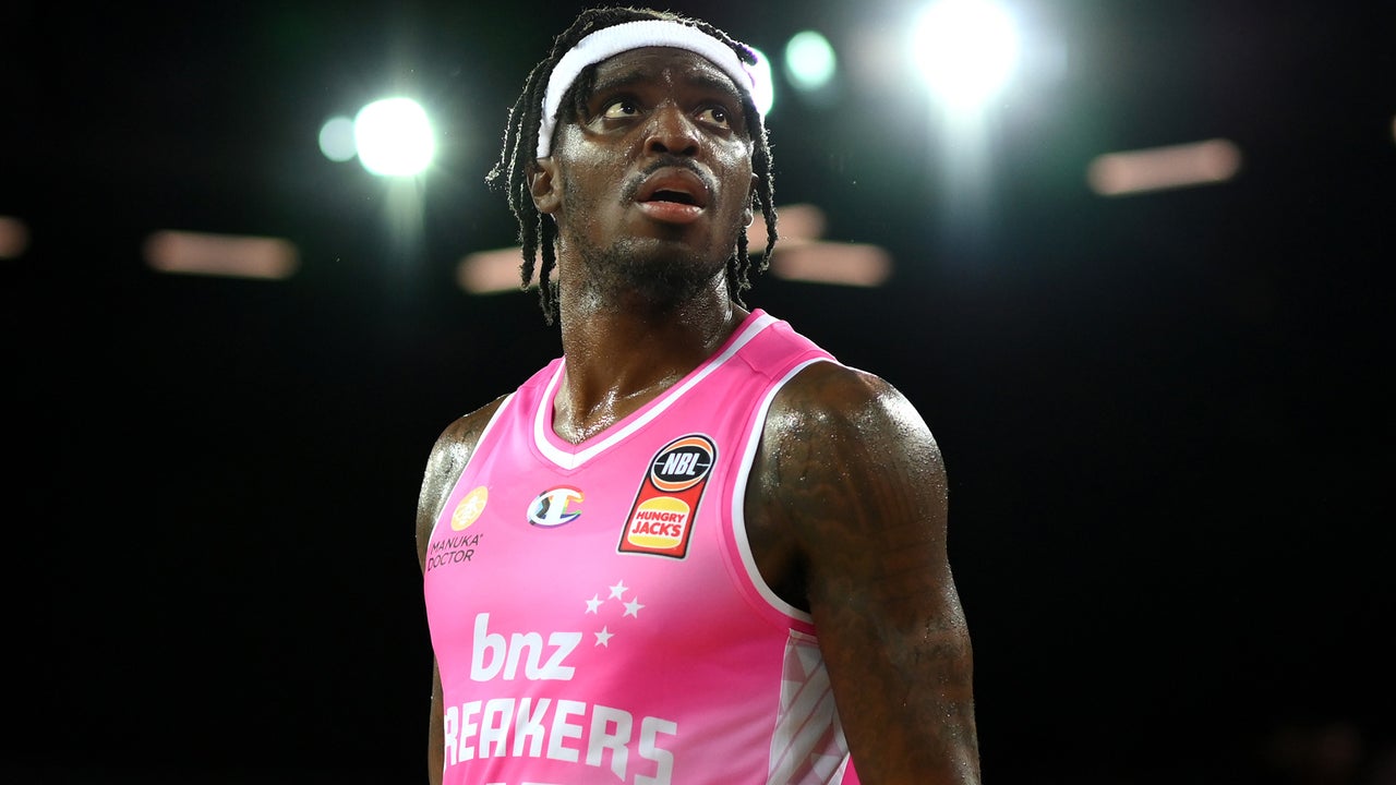 Breakers stay alive by beating hapless Phoenix