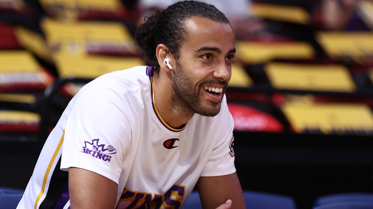 NBA Coach: Cooks Brings 'Energy, Athleticism'