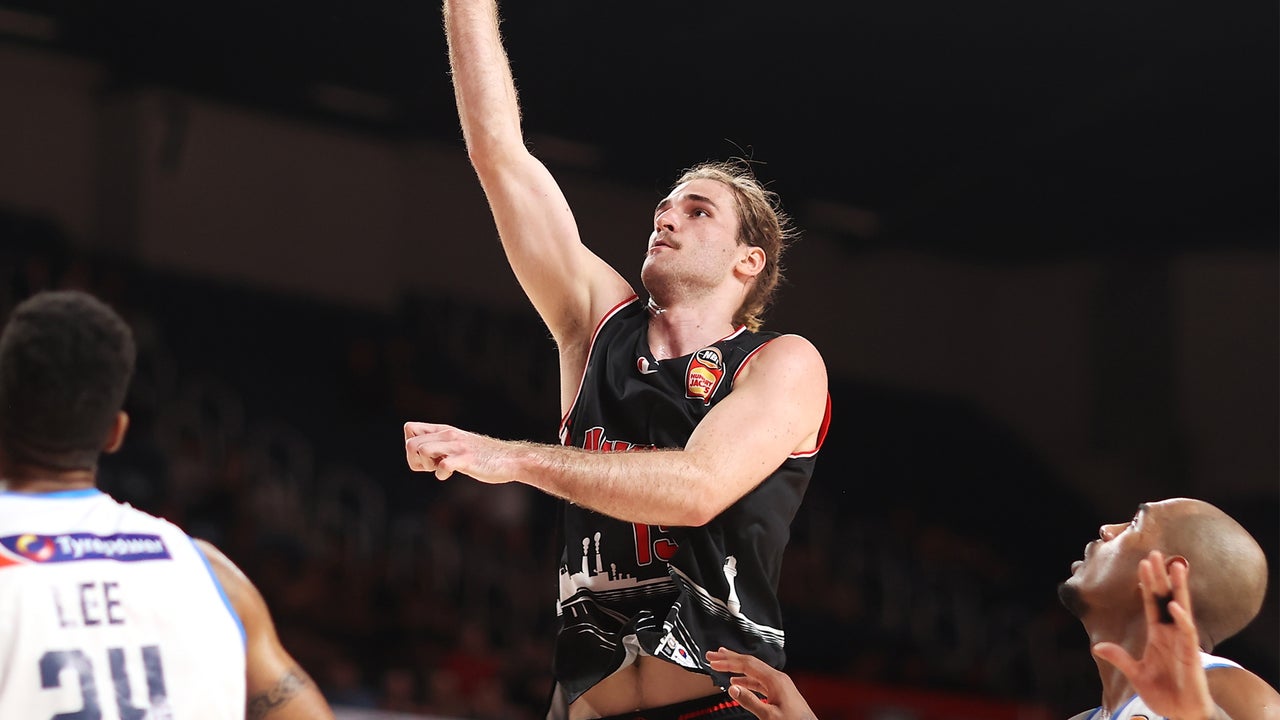 Froling Lifts Hawks to Drought Breaking Win