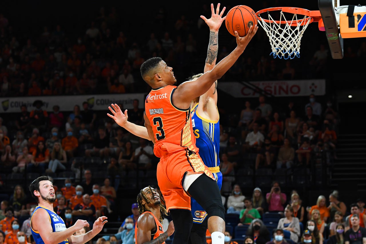 Machado Helps Taipans Sink Bullets