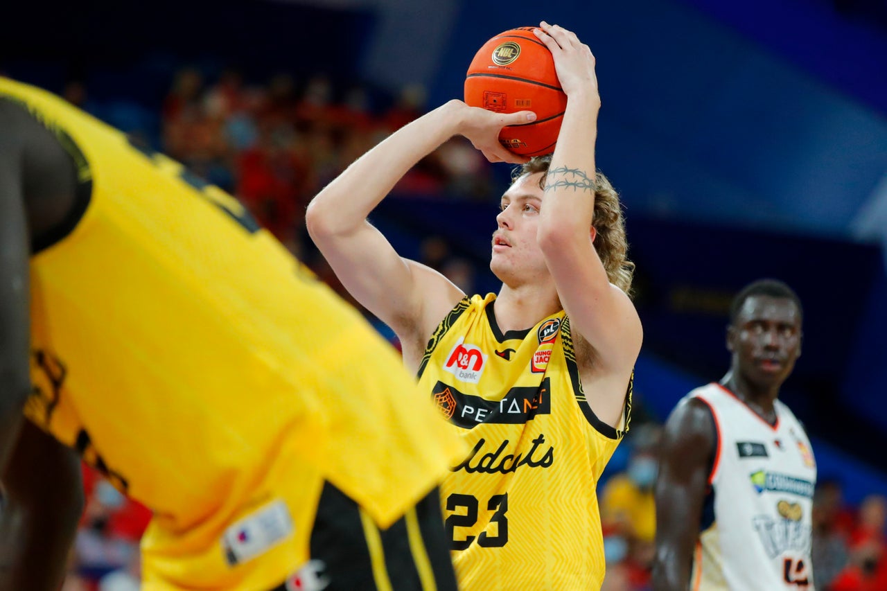 Travers Declaring for NBA Draft