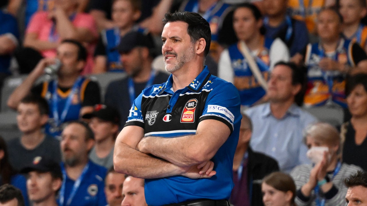 Mackinnon Comfortably Slotting Into Coaching Role