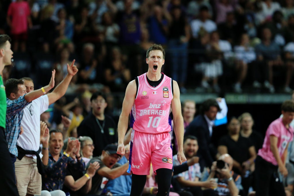 Spark Explodes as Breakers Beat Bullets 103-87