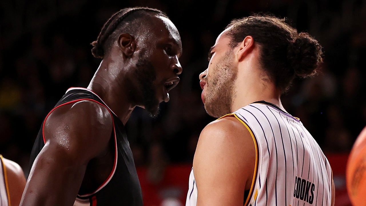 Highlights: Hawks v Kings (Round 1)