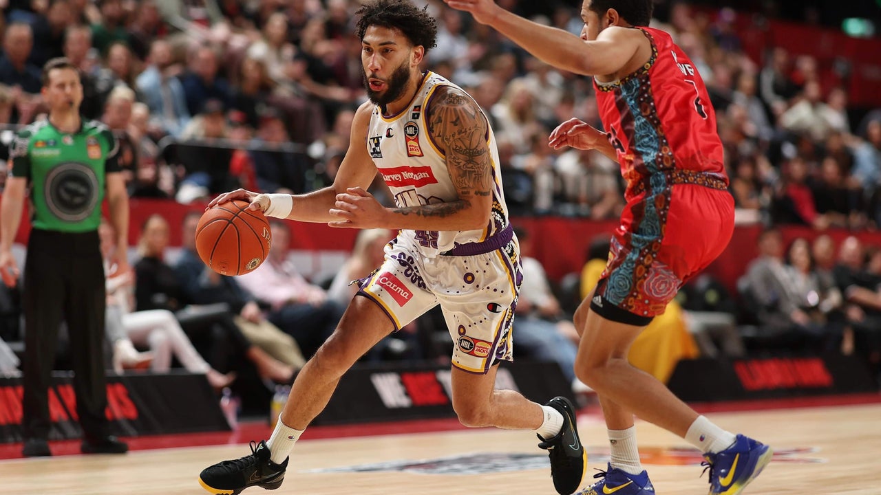 Kings belt Hawks to return to form