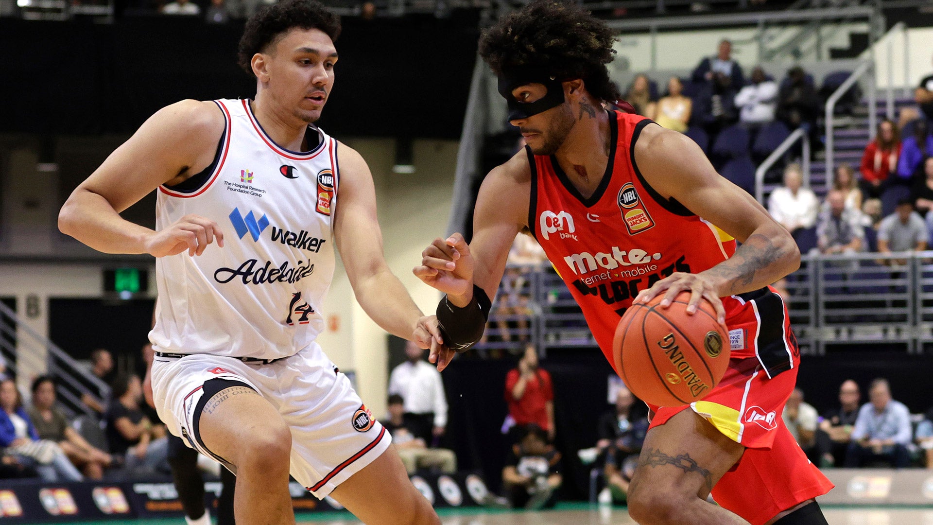 Pinder shines as Wildcats blow away Sixers