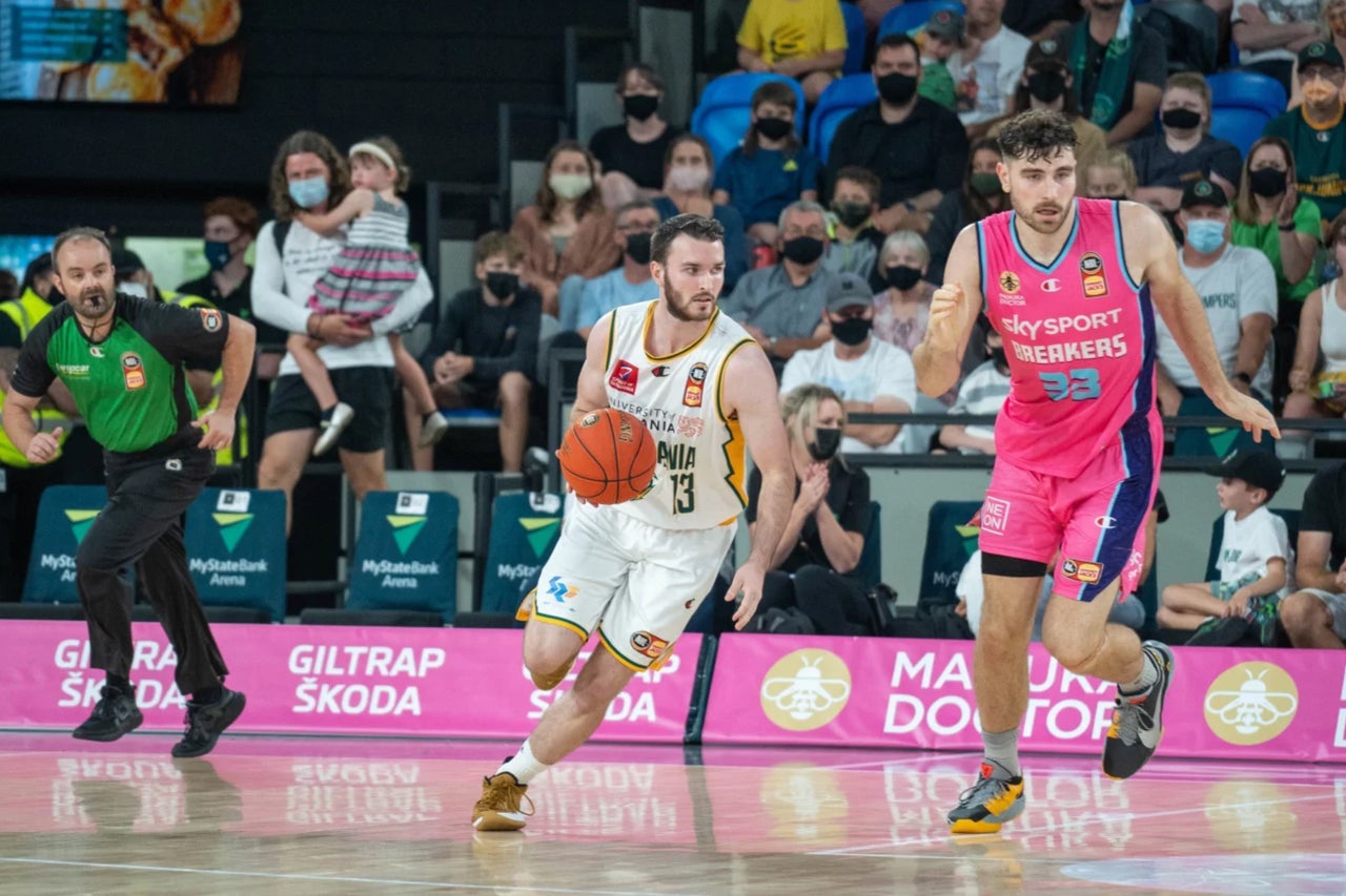DP Sean Macdonald Re-Signs with Tasmania