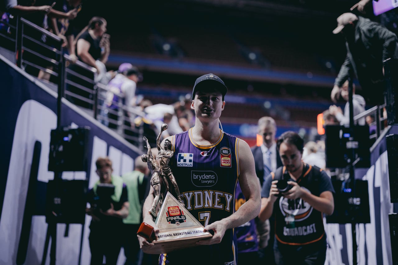 Shaun Bruce signs on for another two years as a King