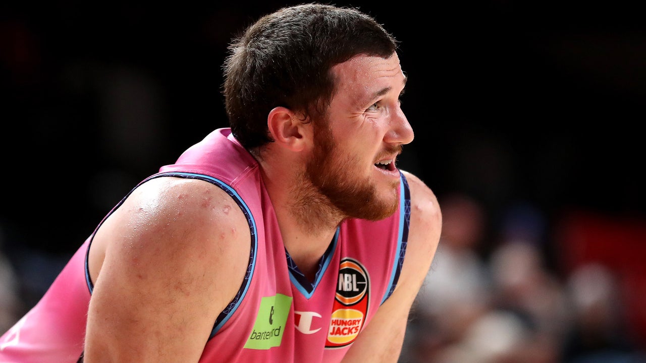 Former King Backs Breakers Win